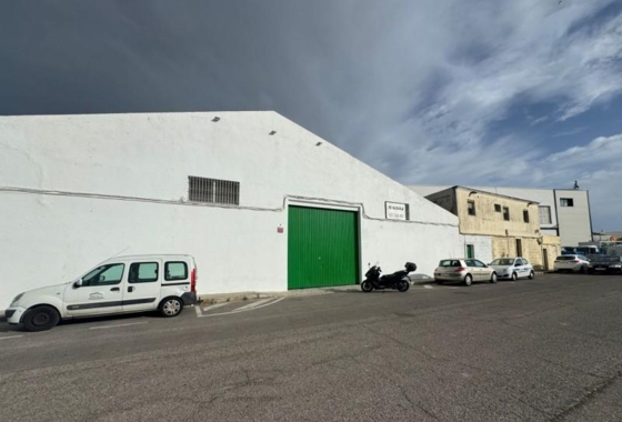 Commercial properties for sale in Cádiz - 93 listings 2026